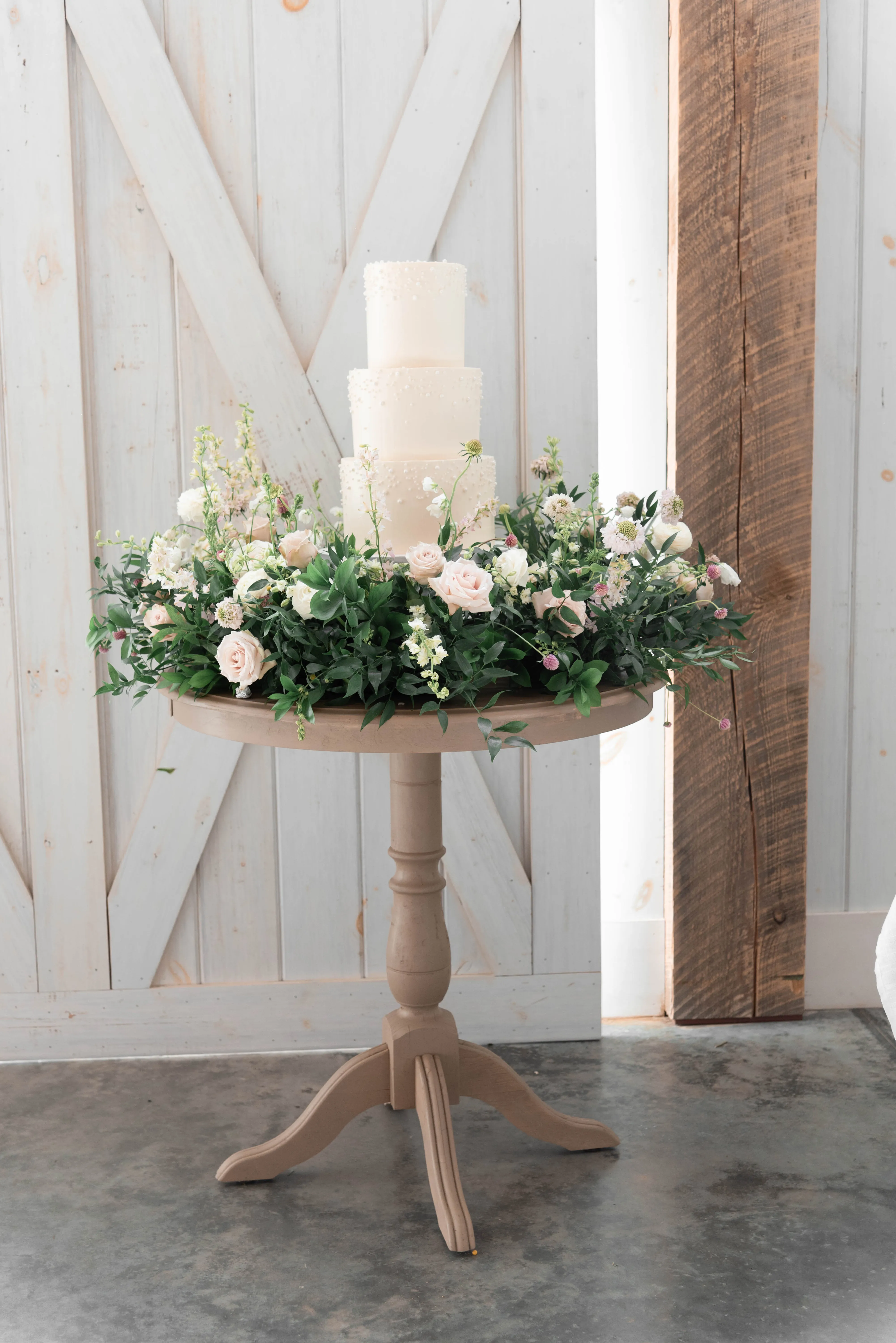 Natural Cake Table | Katsel Rentals