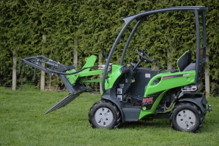 Avant 220 Loader | Mandeville Hire