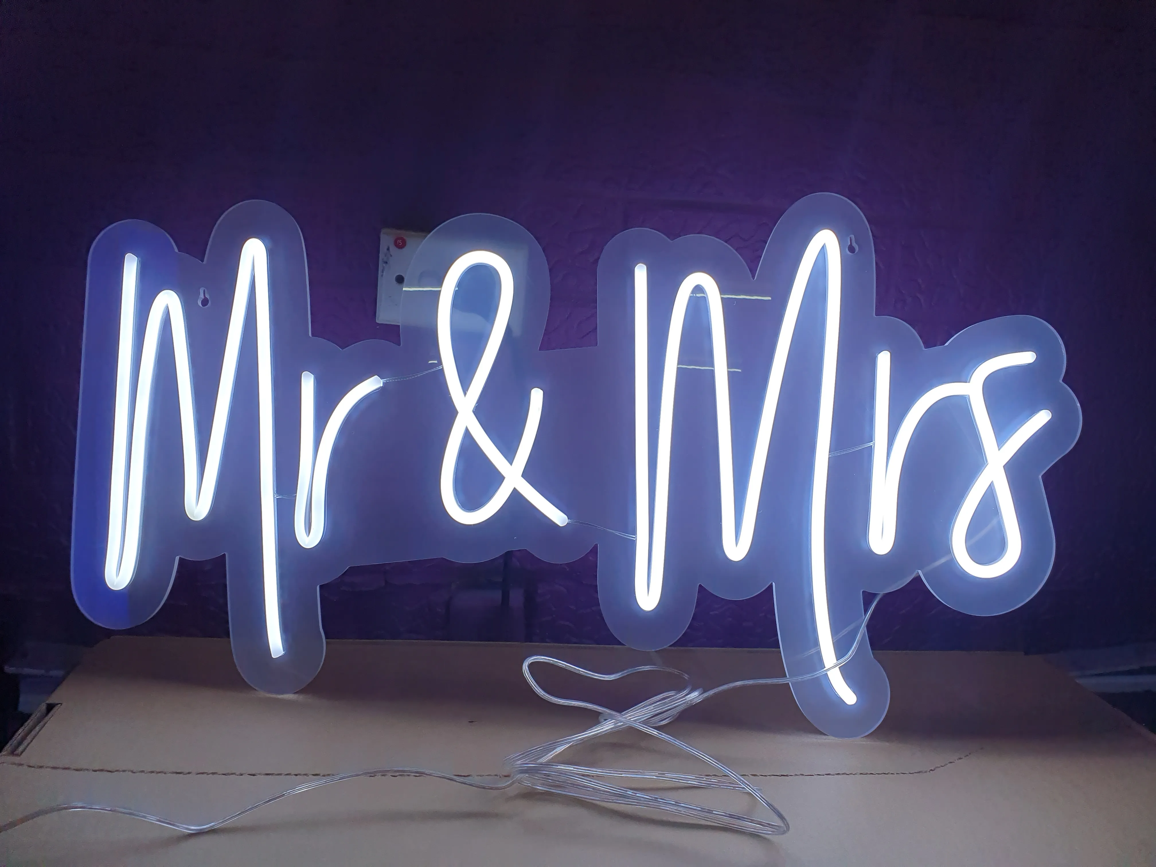Mr & Mrs Neon Sign | Kalam Party Hire