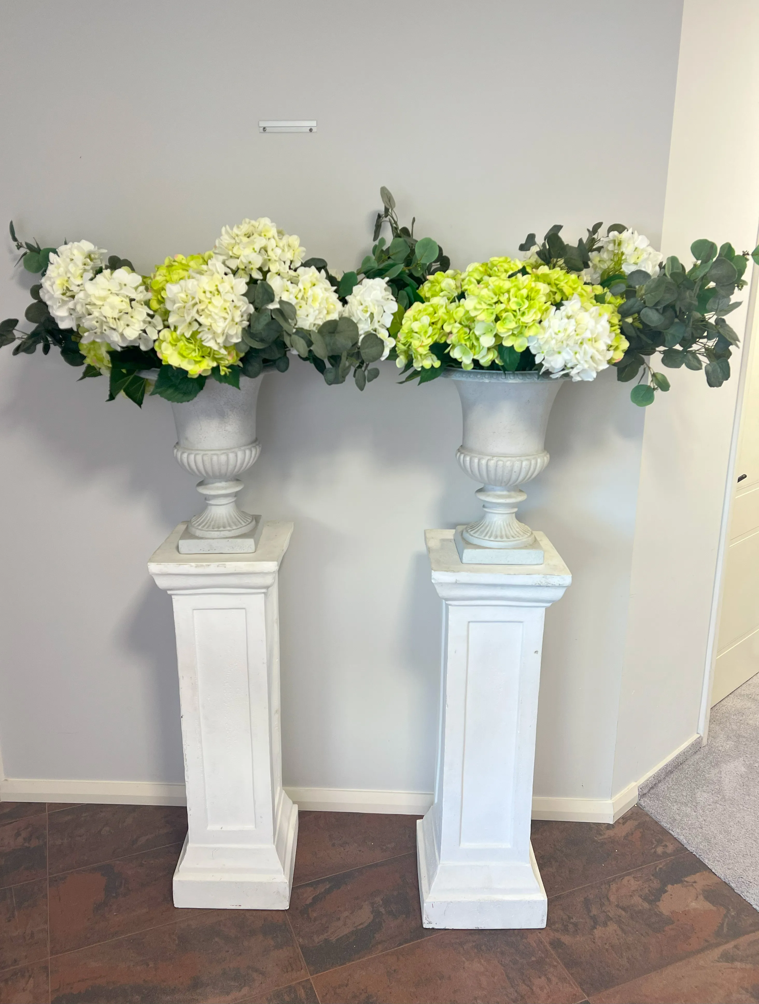 Classic fiberglass plinth 100 cm and urn | Getzhire - Party Hire ...