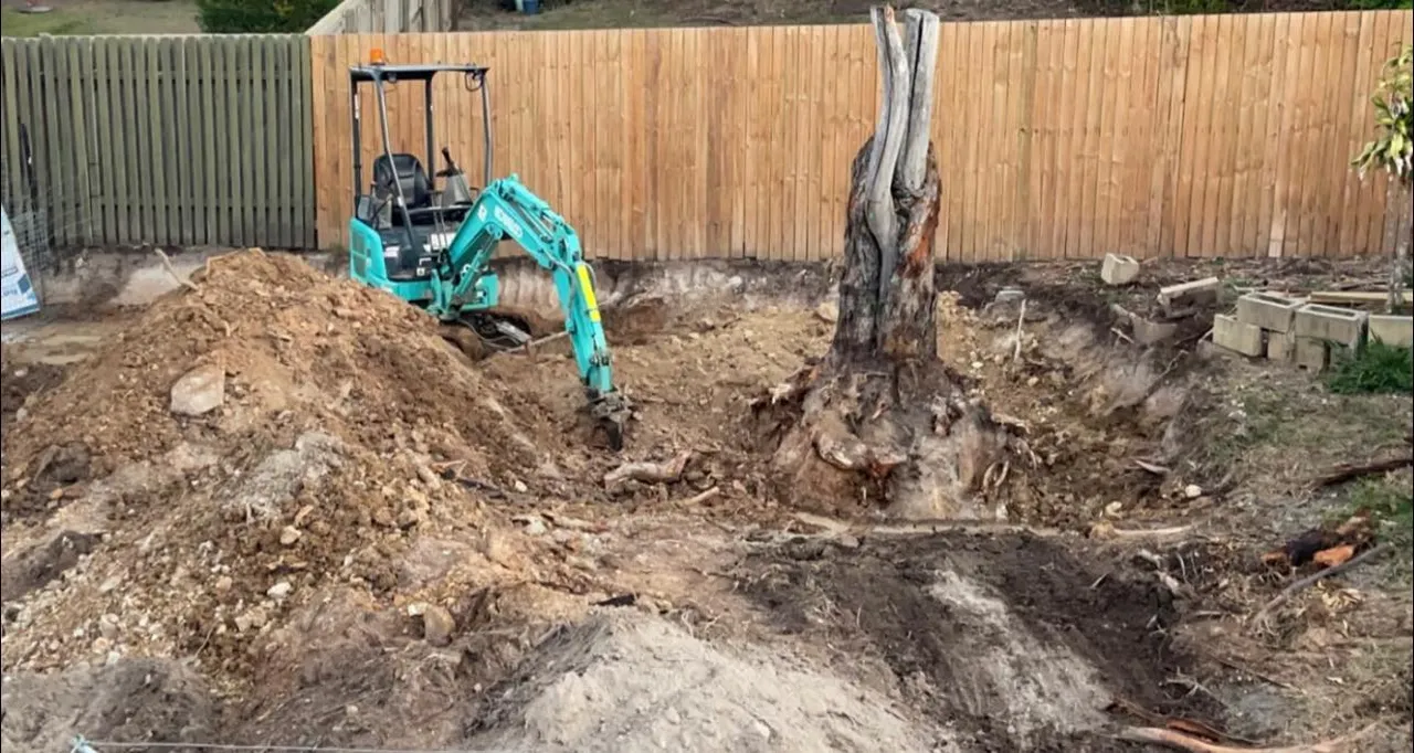 MnE Digger Hire - Trailer and Equipment Hire Gladstone
