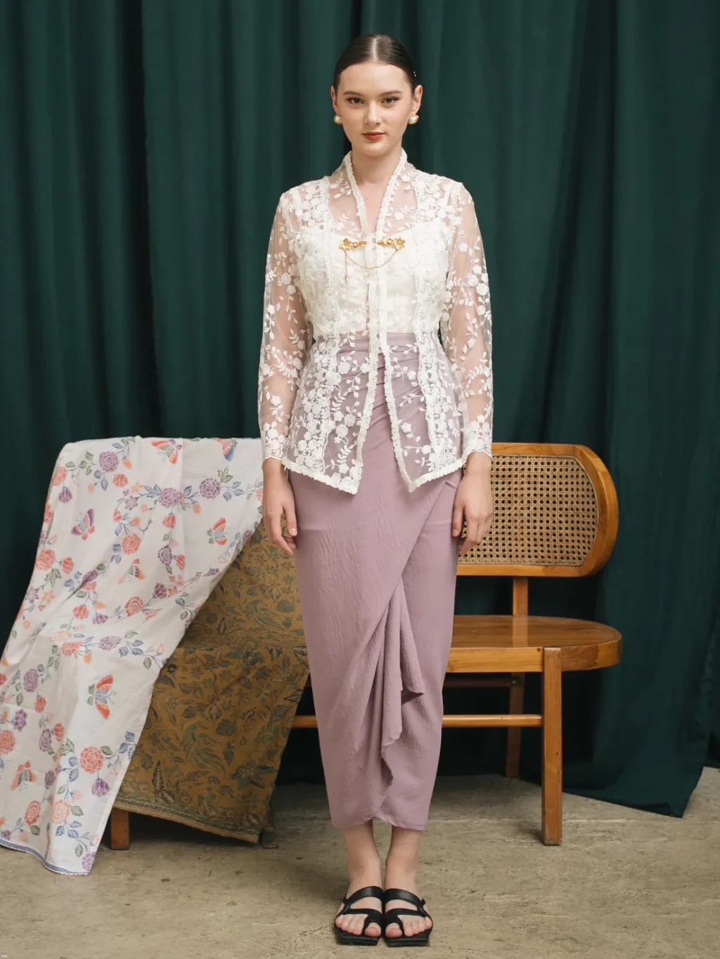 Sewa Kebaya Untuk Wisuda atau Graduation | Rent A Dress - Sewa Dress & Sewa Kebaya Online