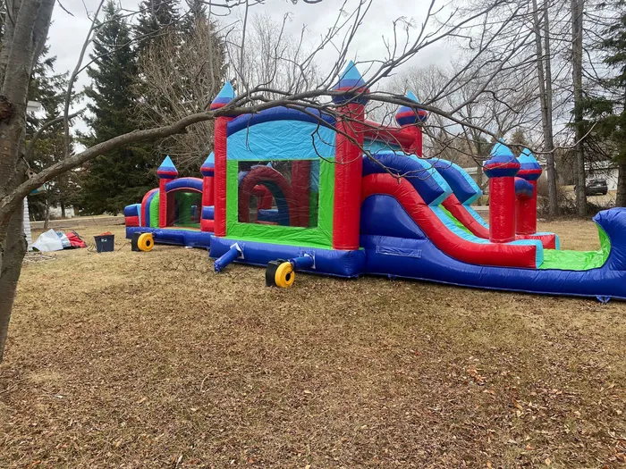 Adventure Zone Obstacle Course (customizable theme) | Calgary Bouncy ...