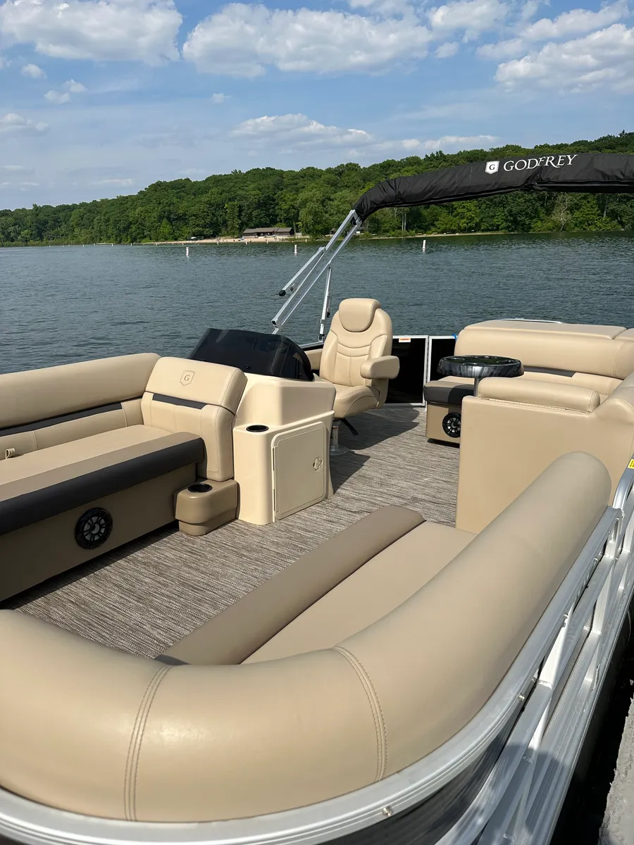 101 Lakes Pontoon Rentals